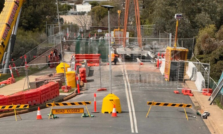475 tonnes of steel, concrete removed from Kemp Street bridge