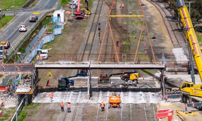 475 tonnes of steel, concrete removed from Kemp Street bridge