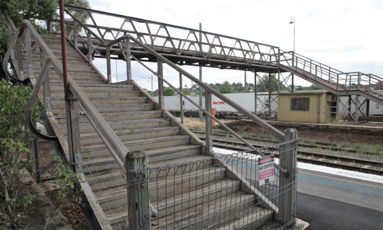 Inland Rail: Junee footbridge set to fall in longest shutdown yet